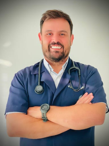 André de Senna - Hospital Veterinário Palhoça